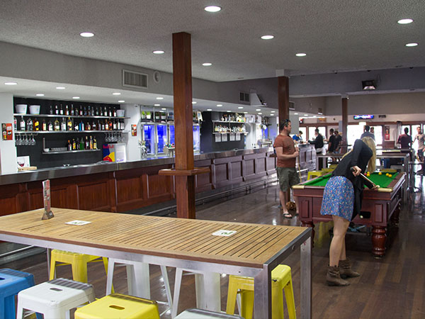 OCEAN Beach Hotel - Traveling Guide