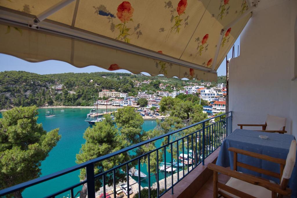 KAVOS Hotel - Traveling Guide